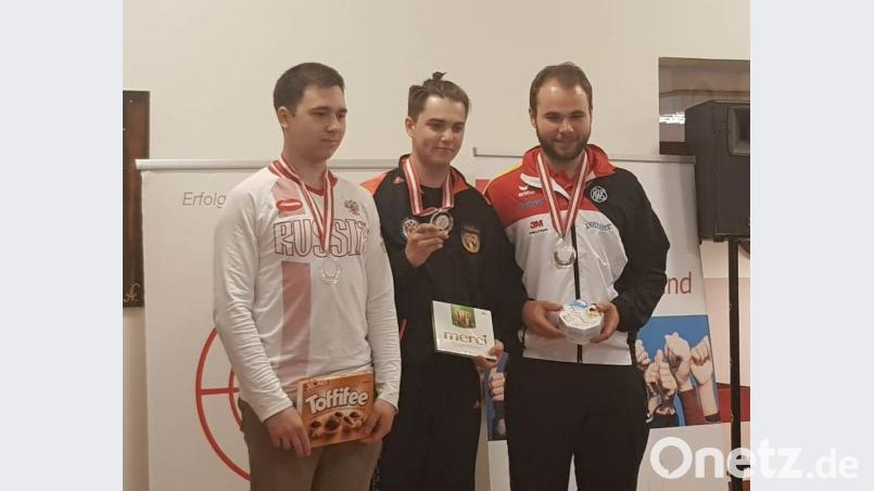 Kemptner mit Team vorne | Onetz