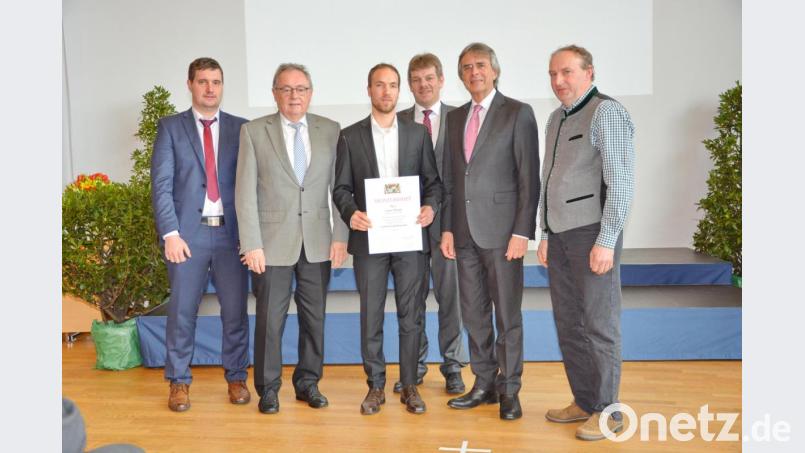 Manuel Lutter (Kastl) ist jetzt Landwirtschaftsmeister | Onetz