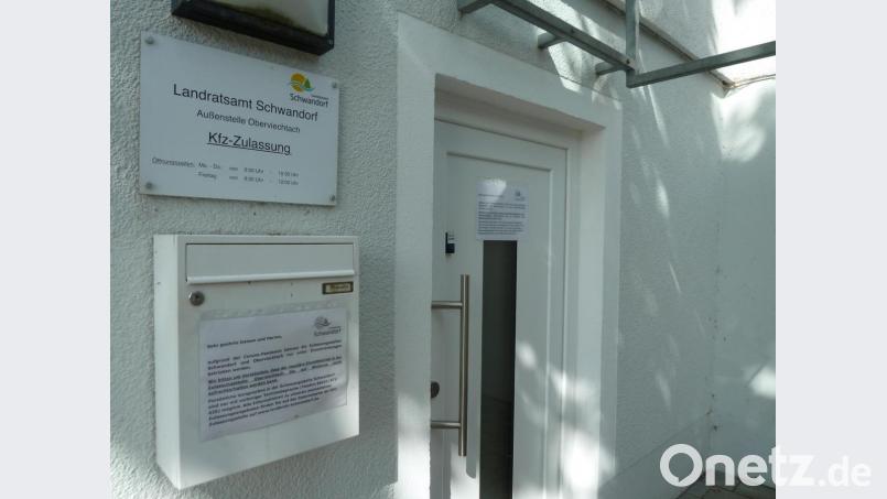 Kfz-Zulassung wird am Landratsamt Schwandorf zur Geduldsprobe | Onetz