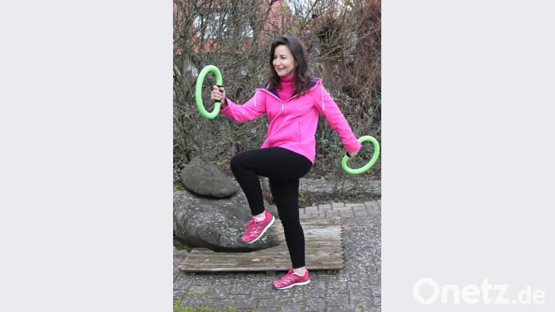 Zu Hause fit bleiben, Teil 5: Übungen mit Smovey-Ringen | Onetz