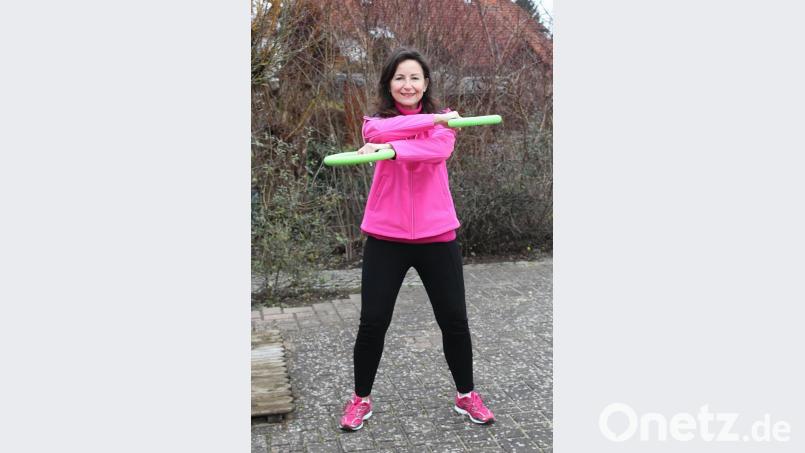 Zu Hause fit bleiben, Teil 5: Übungen mit Smovey-Ringen | Onetz