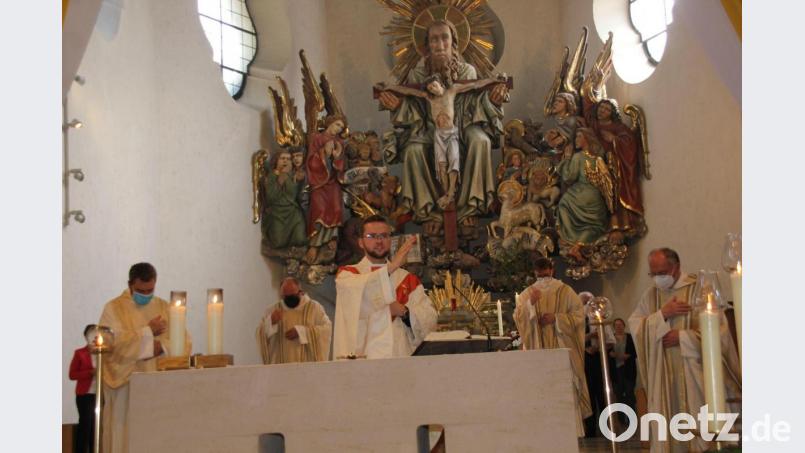 Gelungene Primiz von Leonard Skorczyk in Hl. Dreifaltigkeit | Onetz