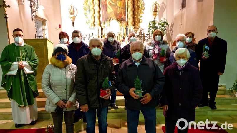 Pfarrei St. Vitus in Ursensollen feiert mit ihren Ehejubilaren | Onetz