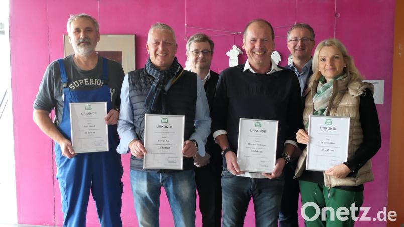 Auszeichnungen für langjährige ZMS-Beschäftigte in Schwandorf | Onetz