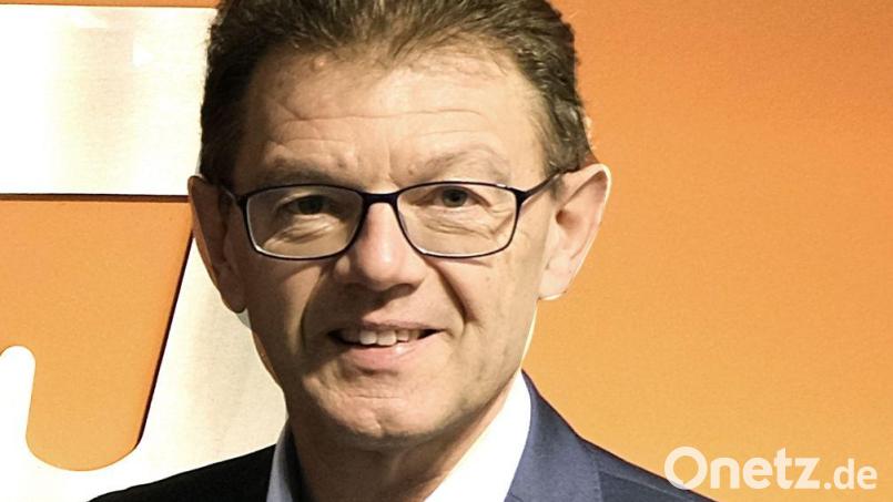 100.000-Euro-Marke geknackt: VR Bank Amberg-Sulzbach spendet an soziale ...