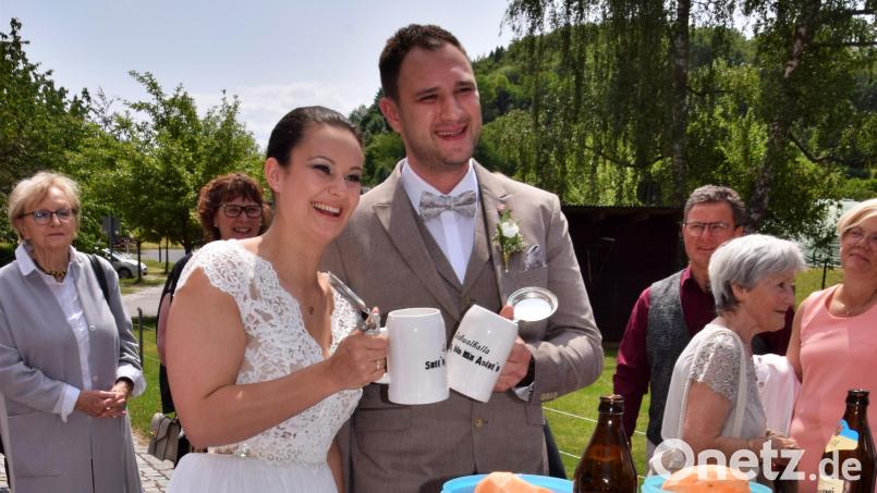 Laura und Peter Pesold feiern Hochzeit im eigenen Gasthof in Königstein | Onetz