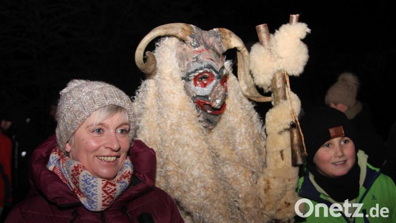 Warmes Rot, Geister, Unholde und Sagen bei viel besuchter Raunacht an ...