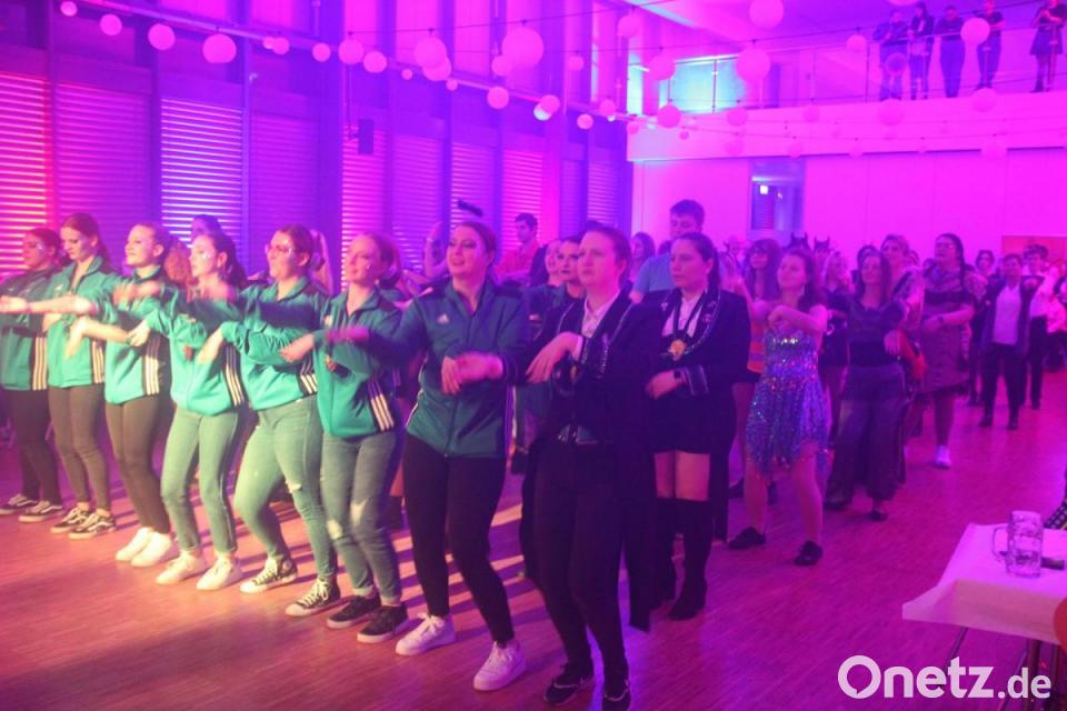 Eigener Nachwuchs hat sich bewährt: Neue Azubis bei Eisen Knorr | Onetz