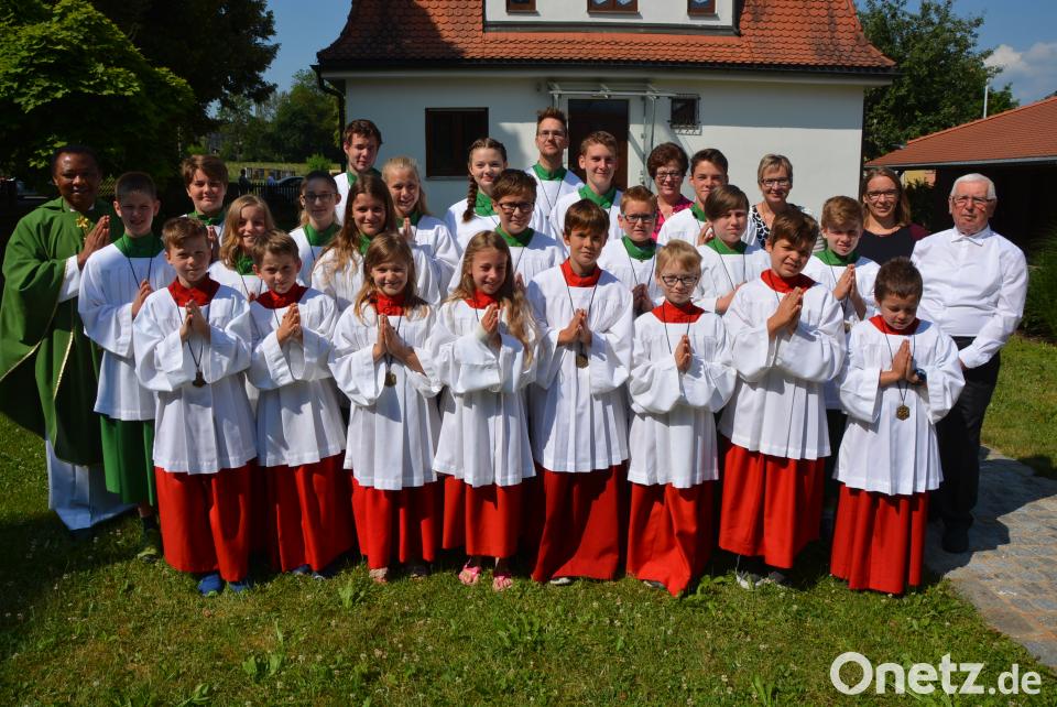 Acht neue Ministranten | Onetz