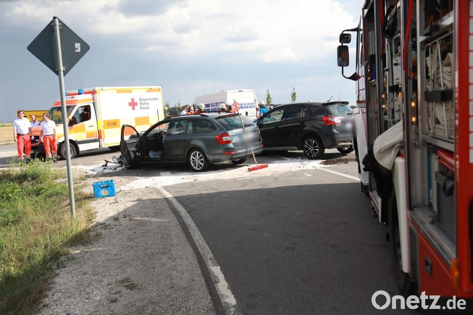Fünf Verletzte nach Unfall auf der B8 | Onetz