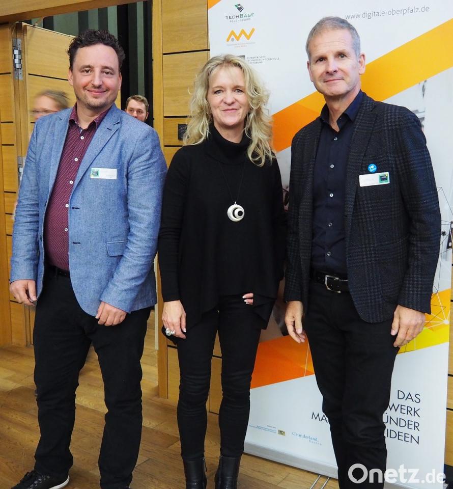 Jung, digital und international | Onetz