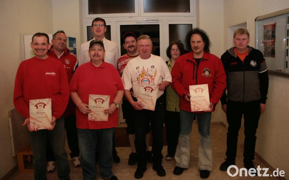 Fanclub feiert | Onetz