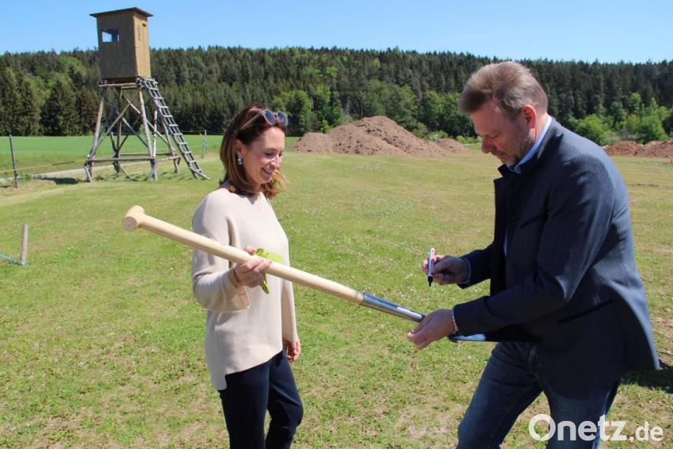 Spatenstich für Naturhof Landfreude in Hainstetten | Onetz