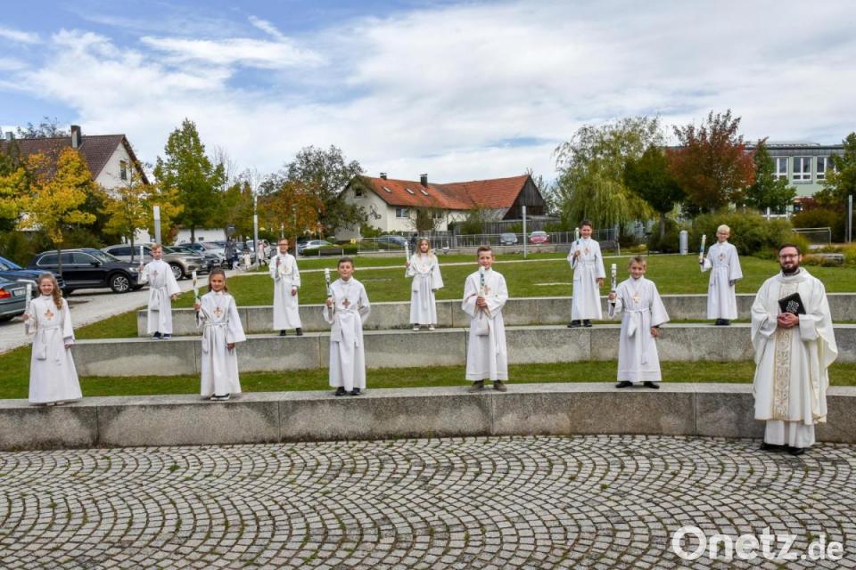 Zehn Kinder feiern in der Pfarrei St. Vitus Ursensollen Erstkommunion | Onetz