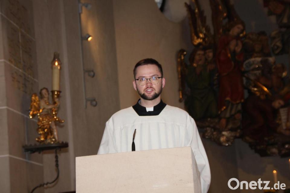 Priesteramtskandidat Leonard Skorczyk wirkt in Hl. Dreifaltigkeit Amberg | Onetz