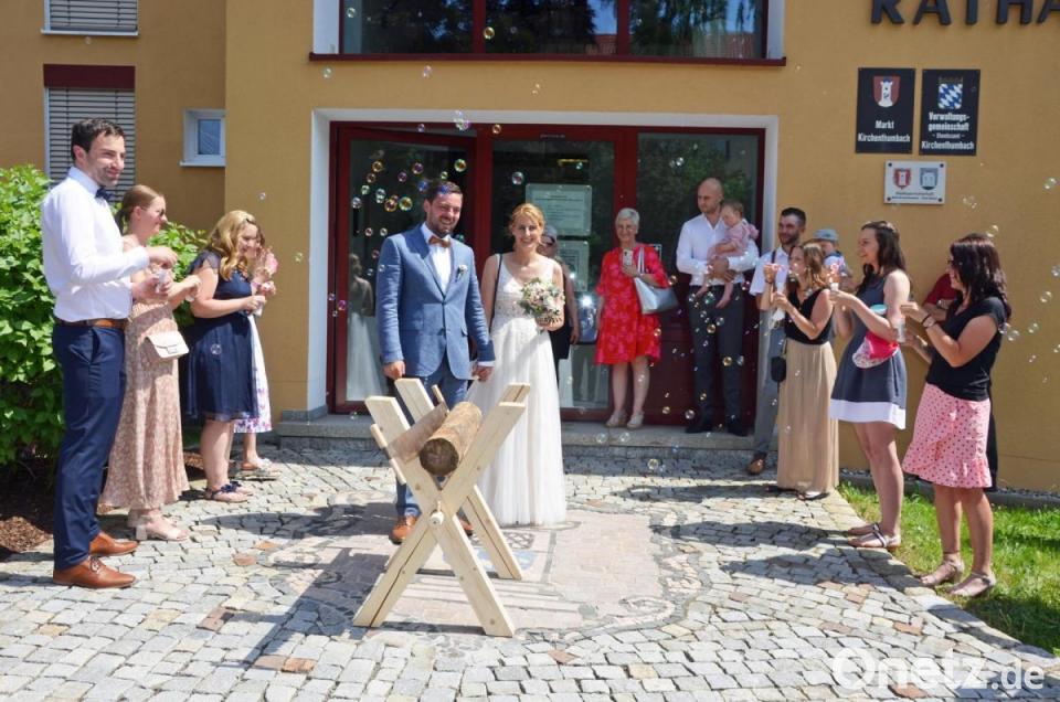 Sägen für das Eheglück: Christopher Leipold und Isabel Brunner geben ...