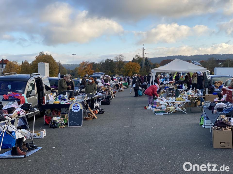 Flohmarkt auf dem "alten Festplatz": So lief der erste Trödeltag mit ...