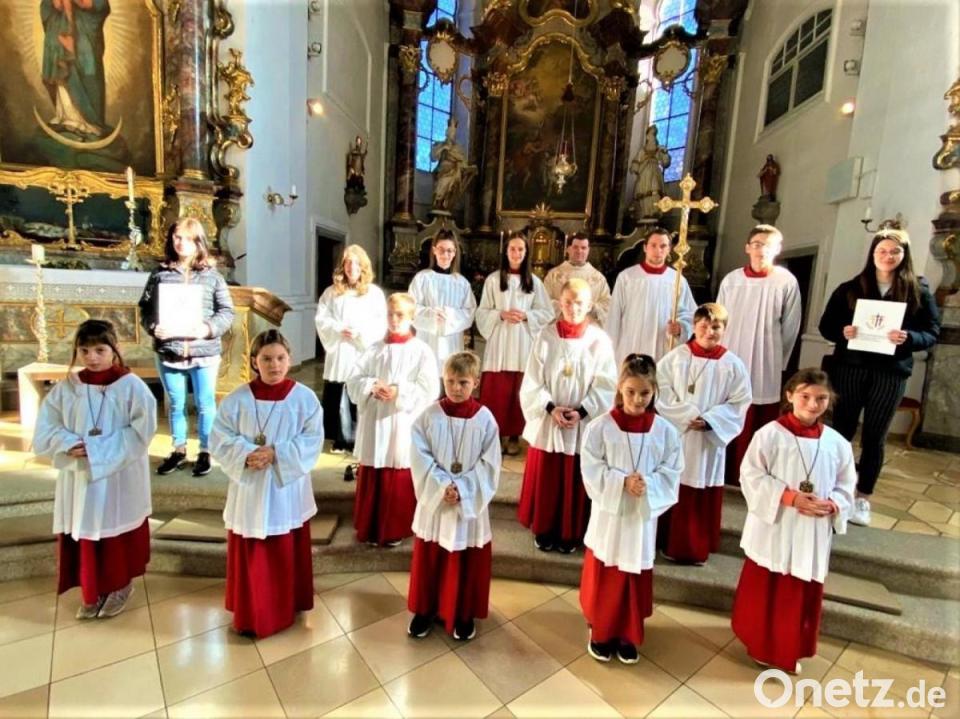 Neue Ministranten in der Stadtpfarrei Johannes der Täufer | Onetz