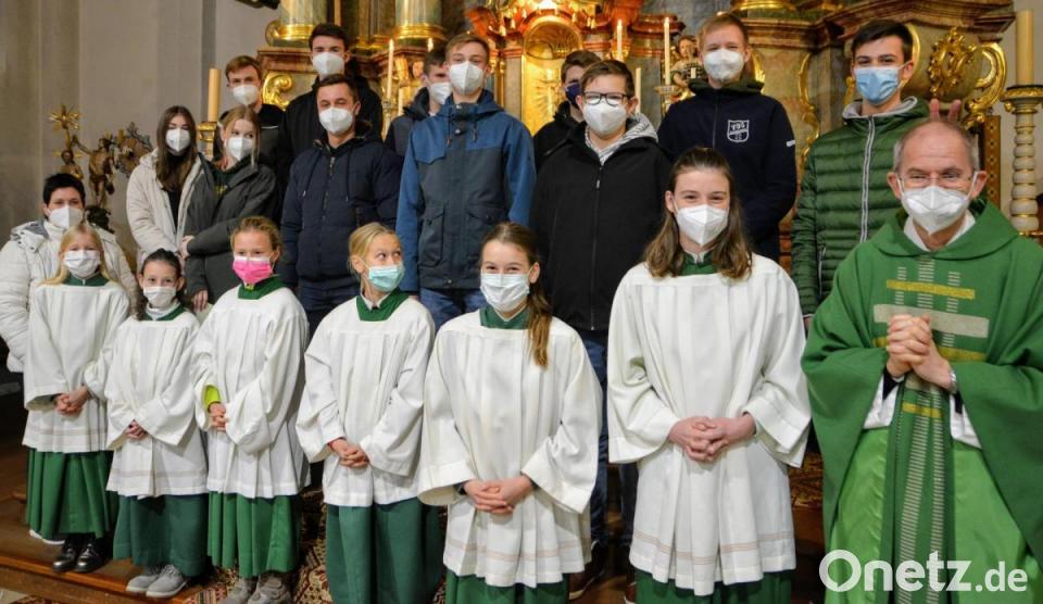 Stützen der Ehenfelder Ministranten beenden Dienst am Altar | Onetz