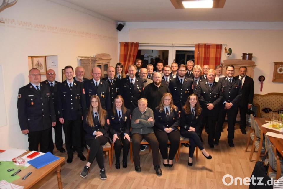 Feuerwehr Waldthurn ehrt zahlreiche treue Mitglieder | Onetz
