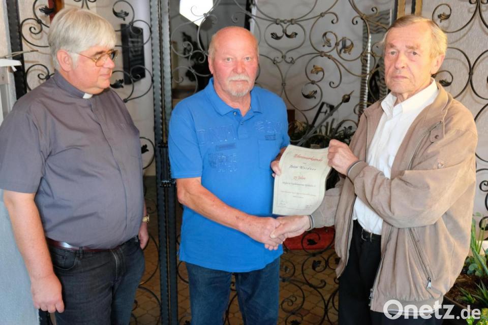 Viel Gemeinschaftsgeist beim Apfelbacher Kapellenbauverein | Onetz