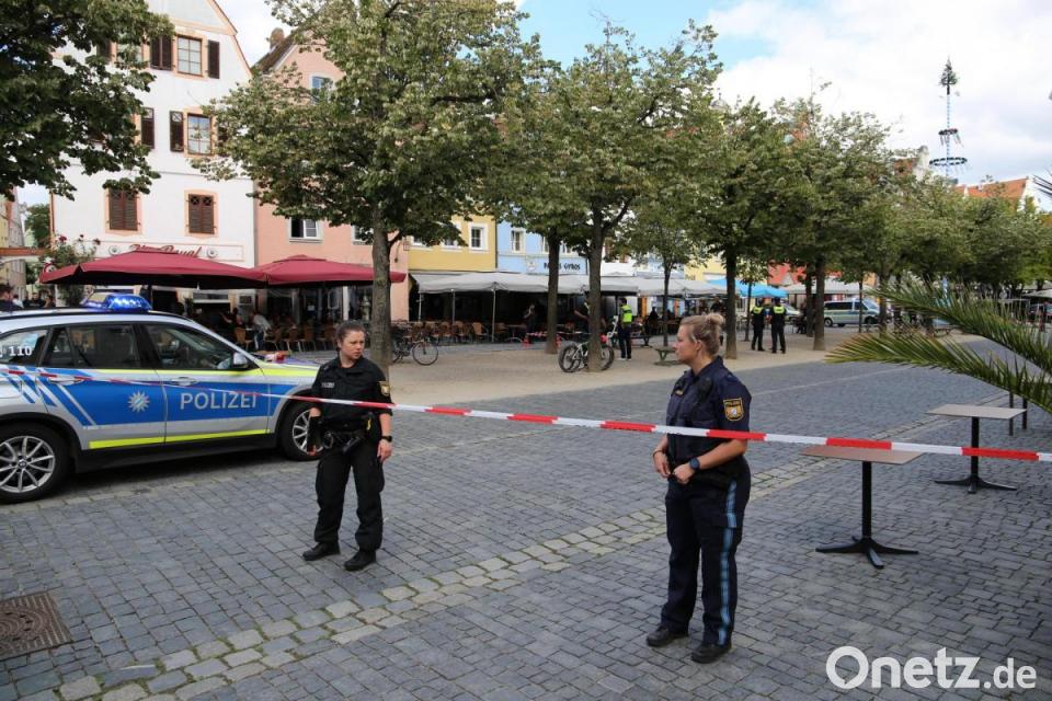 Degen-Attacke: Polizei sucht Zeugen und einen weiteren Helden | Onetz