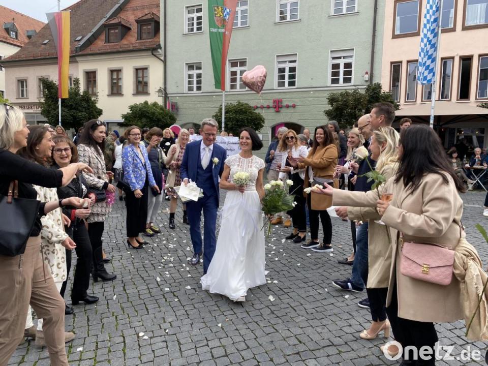 Weidener Apothekerin und Jurist geben sich das Jawort | Onetz