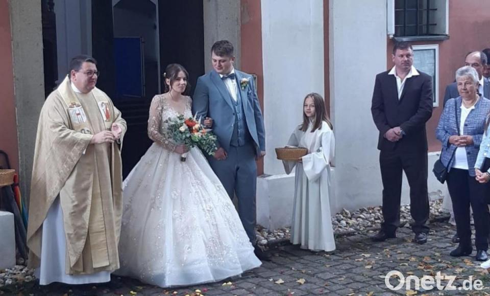 Bikerbraut aus Eslarn verliebt sich in Jäger aus Moosbach | Onetz