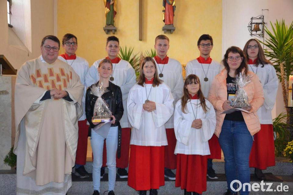 Zwei neue Ministranten in Tröbes bei Moosbach begrüßt | Onetz