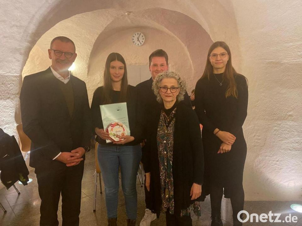 Adventfeier der Minis der Pfarrei Waldsassen mit Ehrungen und Verabschiedung | Onetz