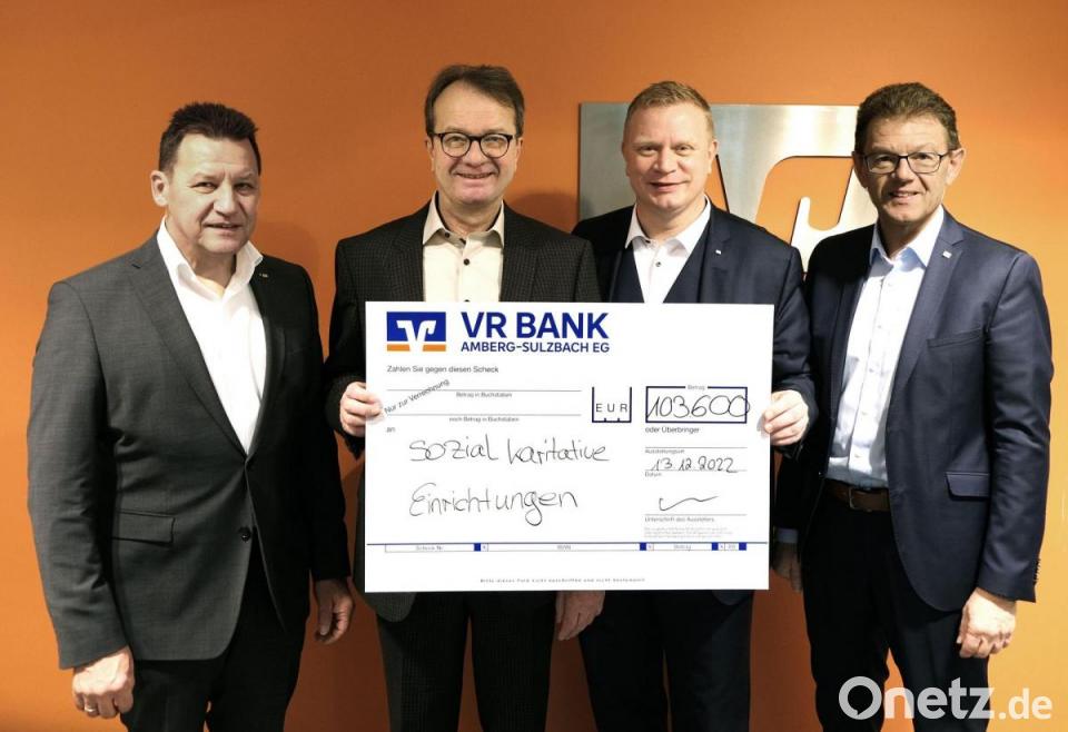 100.000-Euro-Marke geknackt: VR Bank Amberg-Sulzbach spendet an soziale ...