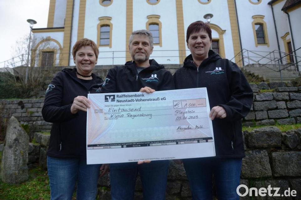Theaterfreunde Pleystein spenden für KUNO Regensburg | Onetz