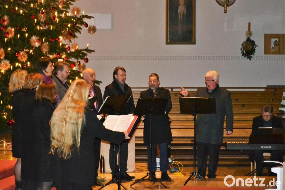 ChorDiSono singt sich in Neuhaus in die Herzen und für die Tafel | Onetz