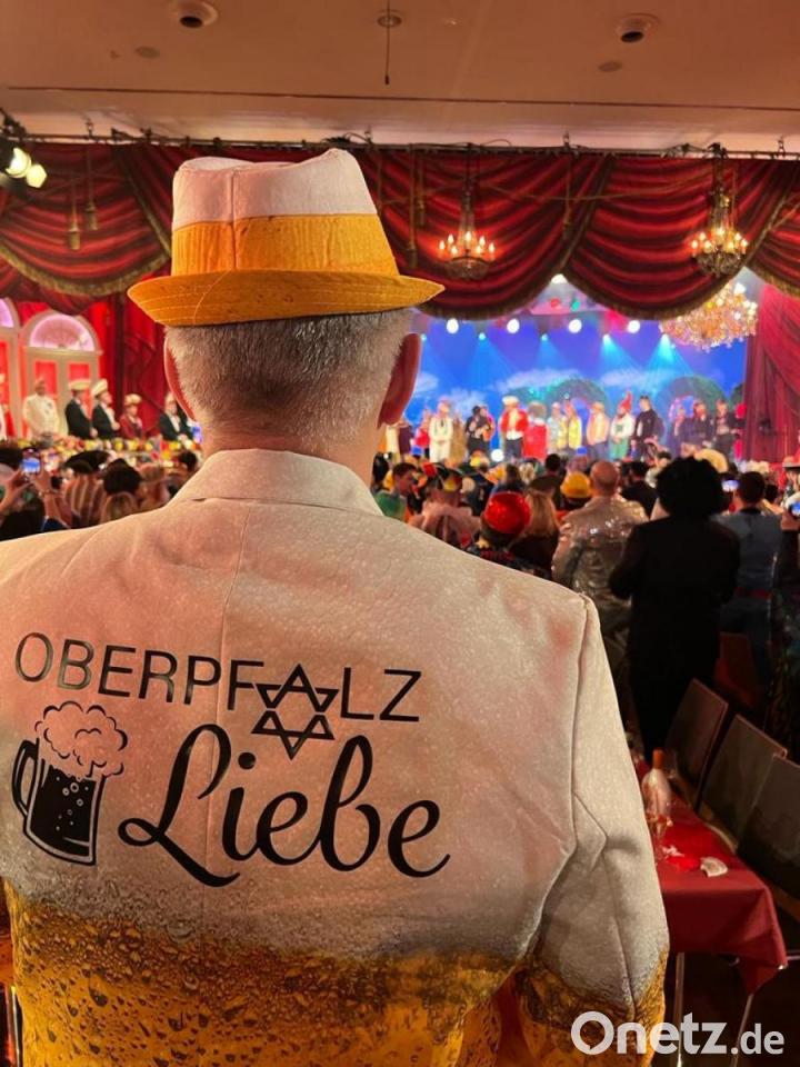 Landrat Roland Grillmeier sorgt im Bier-Outfit für Aufsehen bei ...