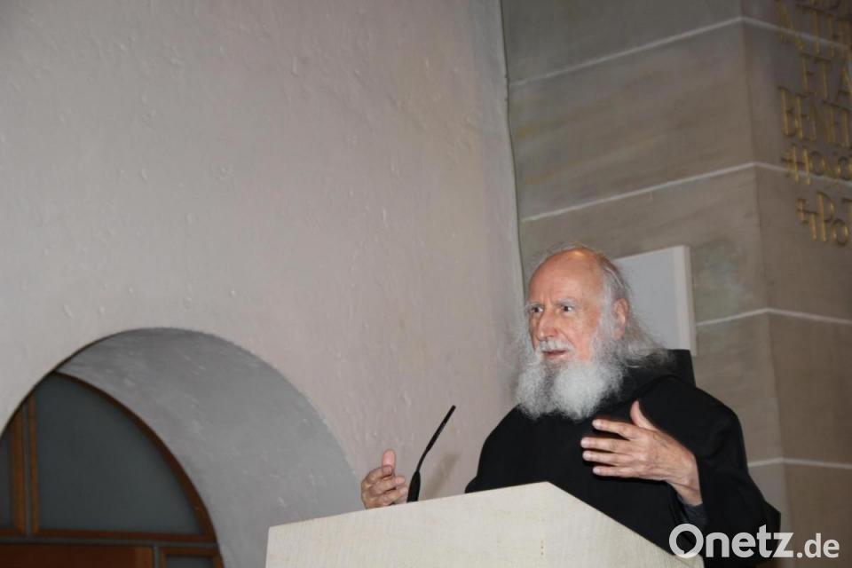 Pater Anselm Grün hält Fastenpredigt in Heilige Dreifaltigkeit | Onetz