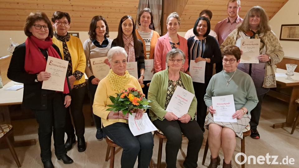 Frauen-Union Störnstein zeichnet treue Mitglieder aus | Onetz