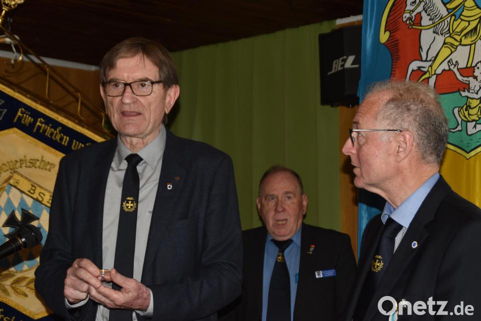 Peter Ertl erhält BSB-Taler | Onetz