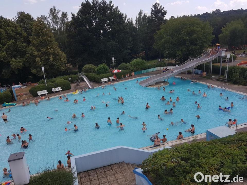 Erste Besucherrekorde in Freibädern im Landkreis Neustadt/WN und im ...