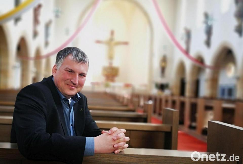 Nach dem überraschenden Rückzug von Pfarrer Melzl: Der Pfarrvikar hält alleine die Stellung | Onetz
