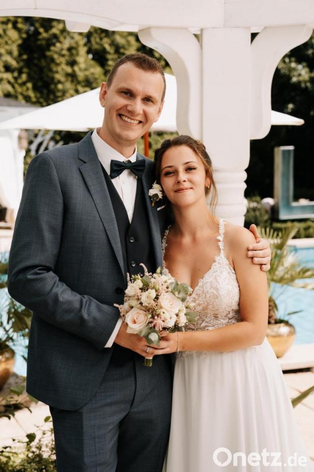 Tabea und Christian Trisl geben sich in Püchersreuth das Jawort | Onetz