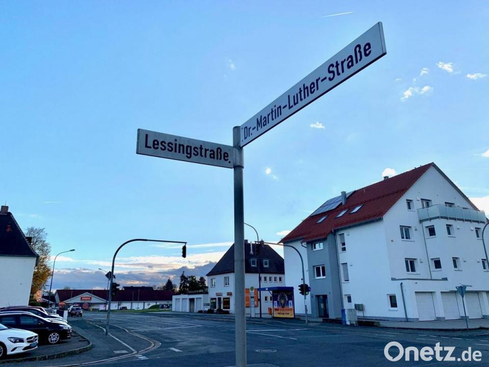 Neue Fußgängerampel bei "Poco" in Weiden | Onetz