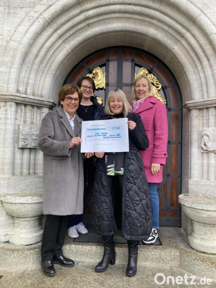 Weidener Kammerchor spendet an Inner-Wheel-Club | Onetz