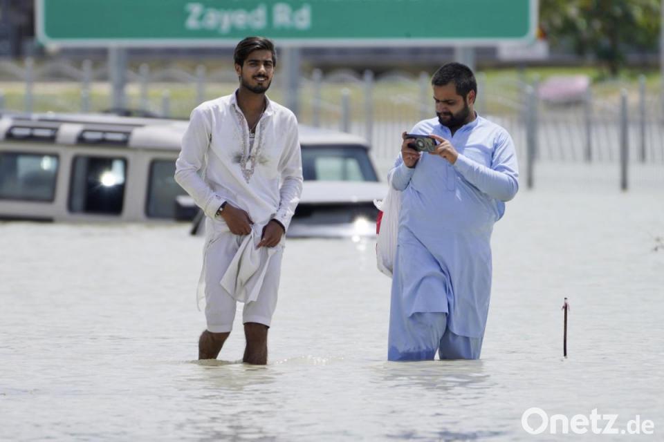 Emirate: Schwerster Regen seit 1949 - Dubai überschwemmt | Onetz