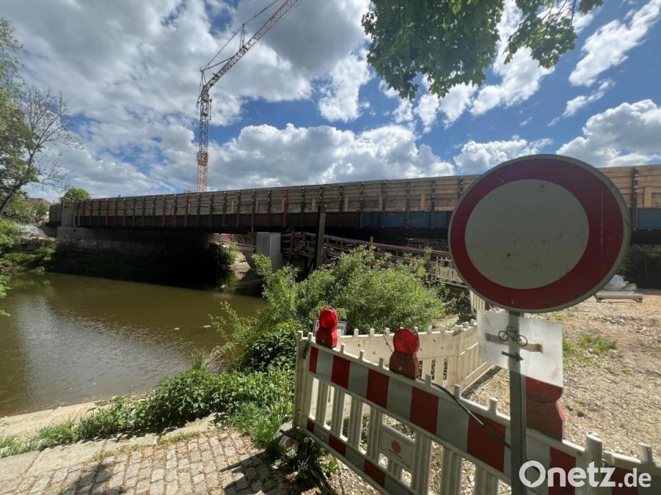 Stützwand muss erneuert werden: Sperrung der Naabbrücke in Schwarzenfeld nötig | Onetz