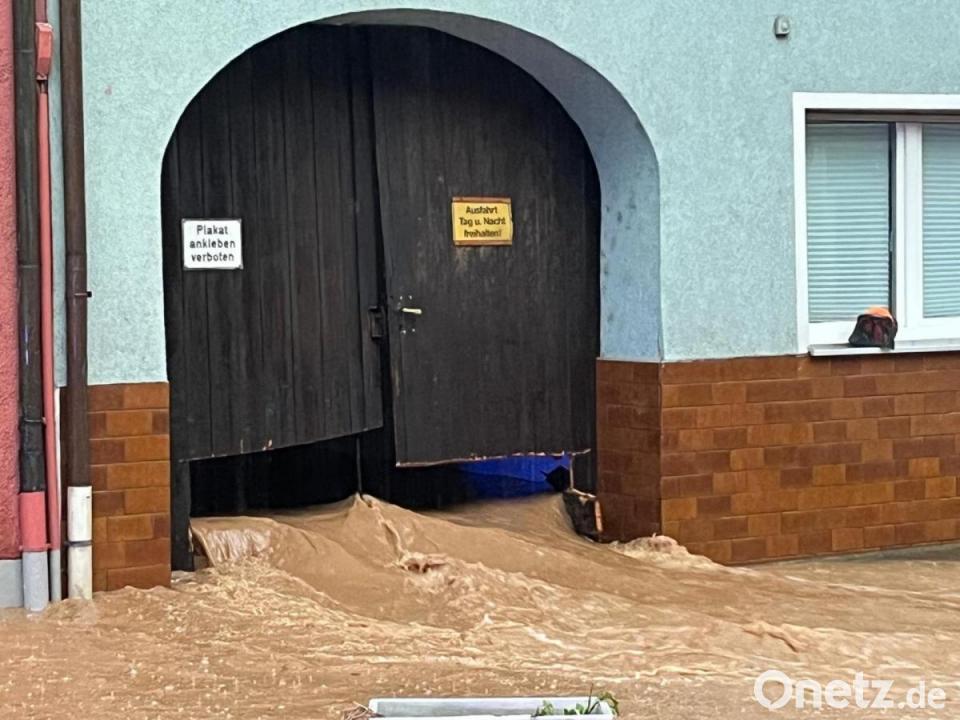 Starkregen und Hochwasser: Das große Aufräumen in Hahnbach - Kastl erneut betroffen | Onetz