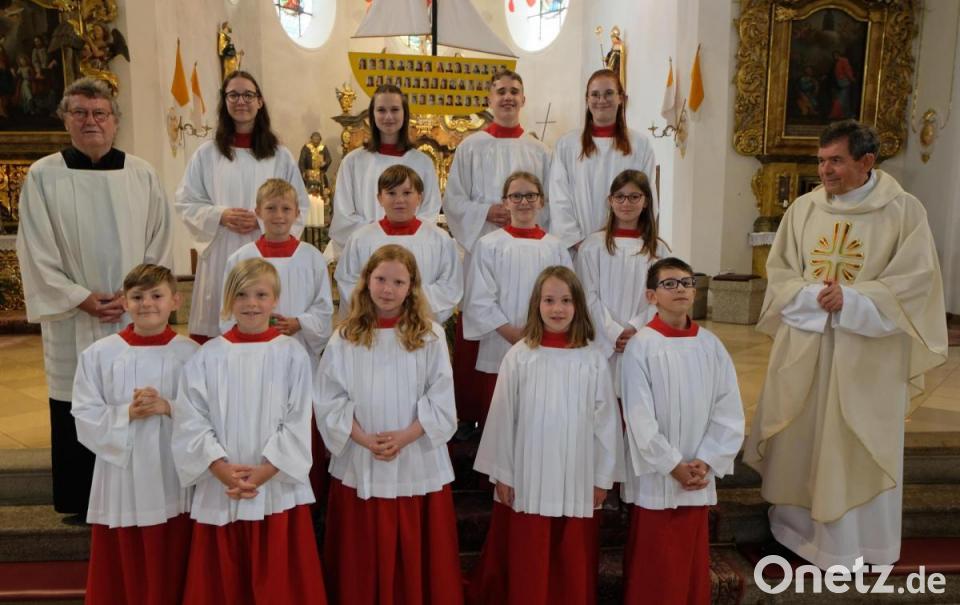 Fünf neue Ministranten in der Flosser Pfarrei St. Johannes | Onetz