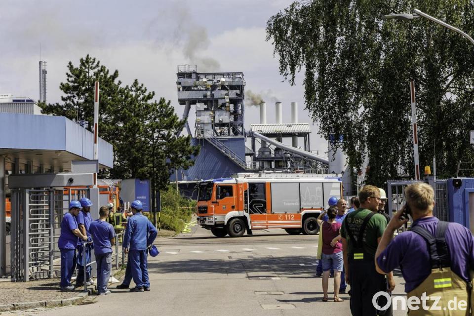 Explosion und Feuer auf Firmengelände in Wackersdorf | Onetz