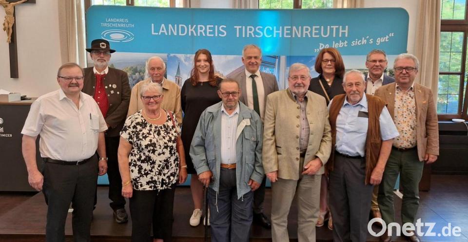 Landkreis Tirschenreuth würdigt jahrzehntelanges ehrenamtliches Engagement | Onetz