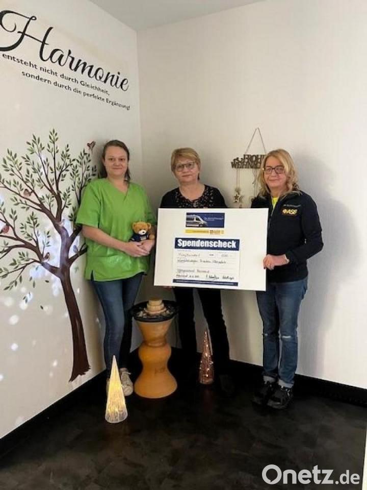 Pflegedienst Harmonie unterstützt Wünschewagen mit Spende | Onetz