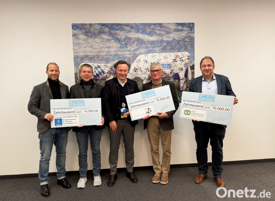 Molkerei Bechtel überreicht Spendenschecks über dreimal 10 000 Euro | Onetz